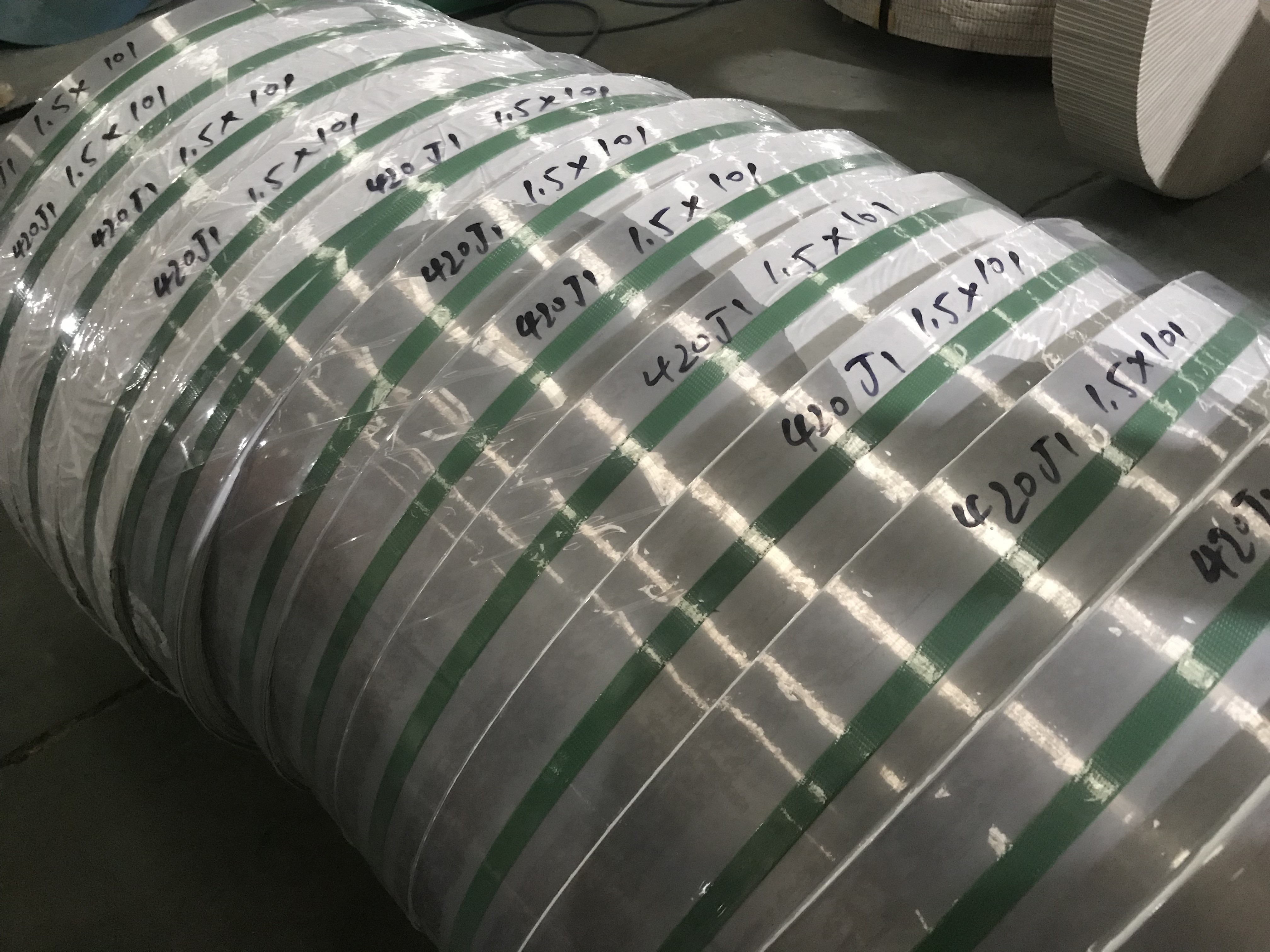 AISI 420 UNS S42000 laminó la tira de la bobina de acero inoxidable y ...